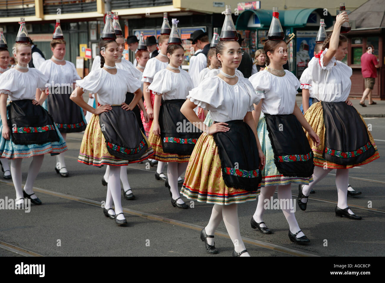Hongrie Debrecen festival folklore Carnaval Floral personnes Photo ...