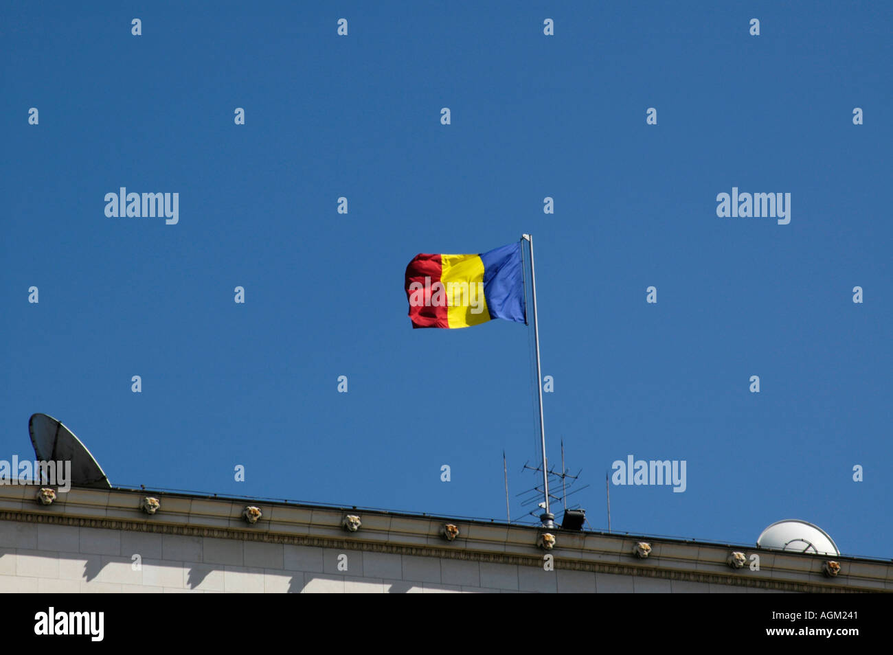Drapeau roumain Banque de photographies et d’images à haute résolution ...