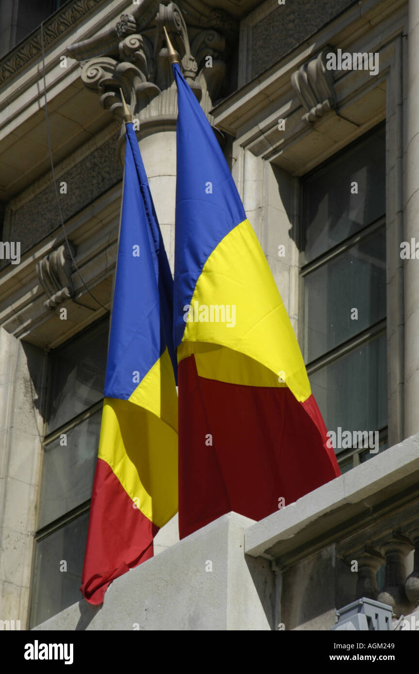 Drapeau roumain Banque de photographies et d’images à haute résolution ...