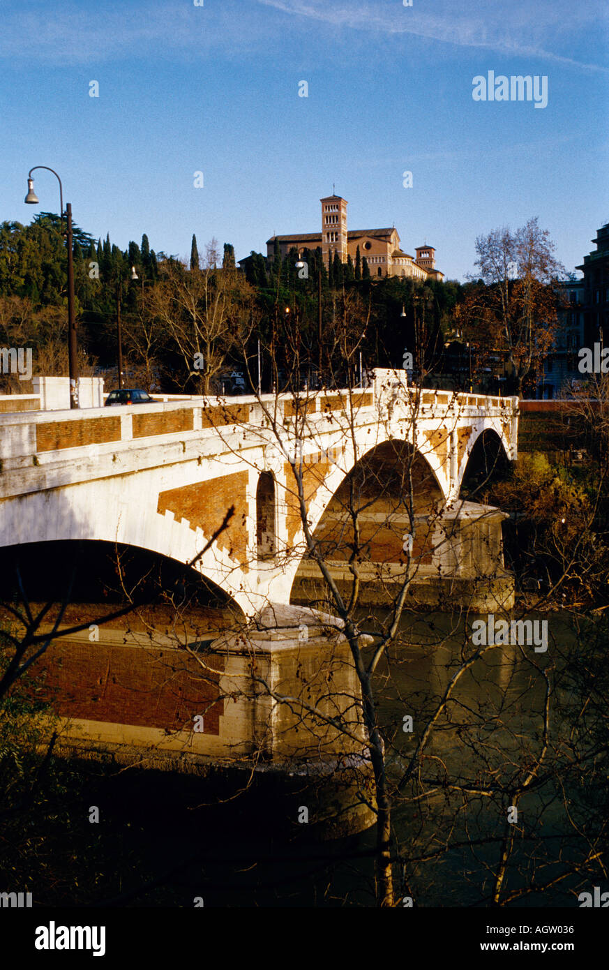 Ponte testaccio Banque de photographies et d’images à haute résolution ...