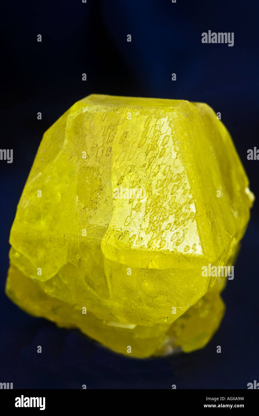 Sulfur element Banque de photographies et d’images à haute résolution ...