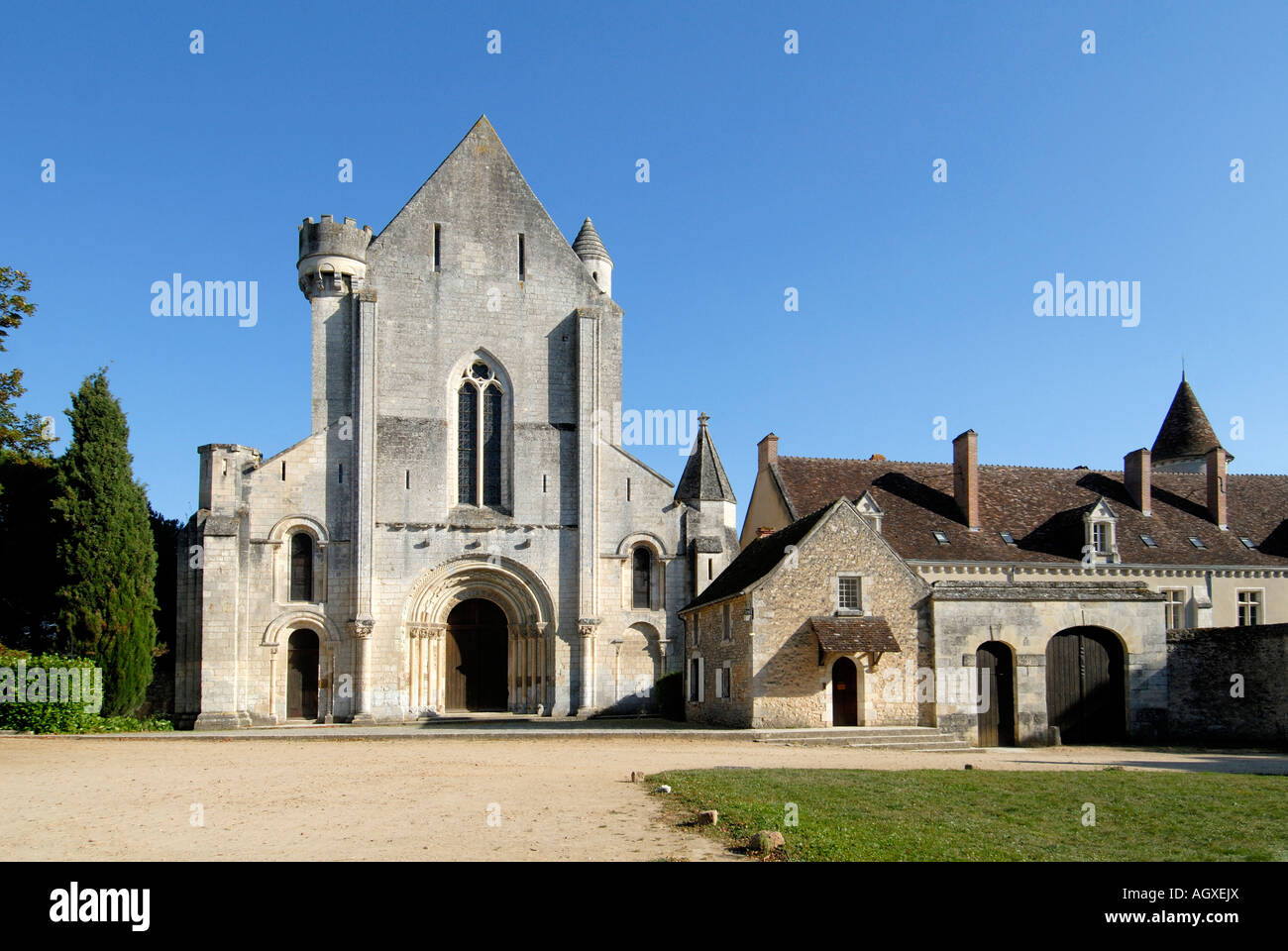 Abbaye de fontgombault Banque de photographies et d’images à haute ...