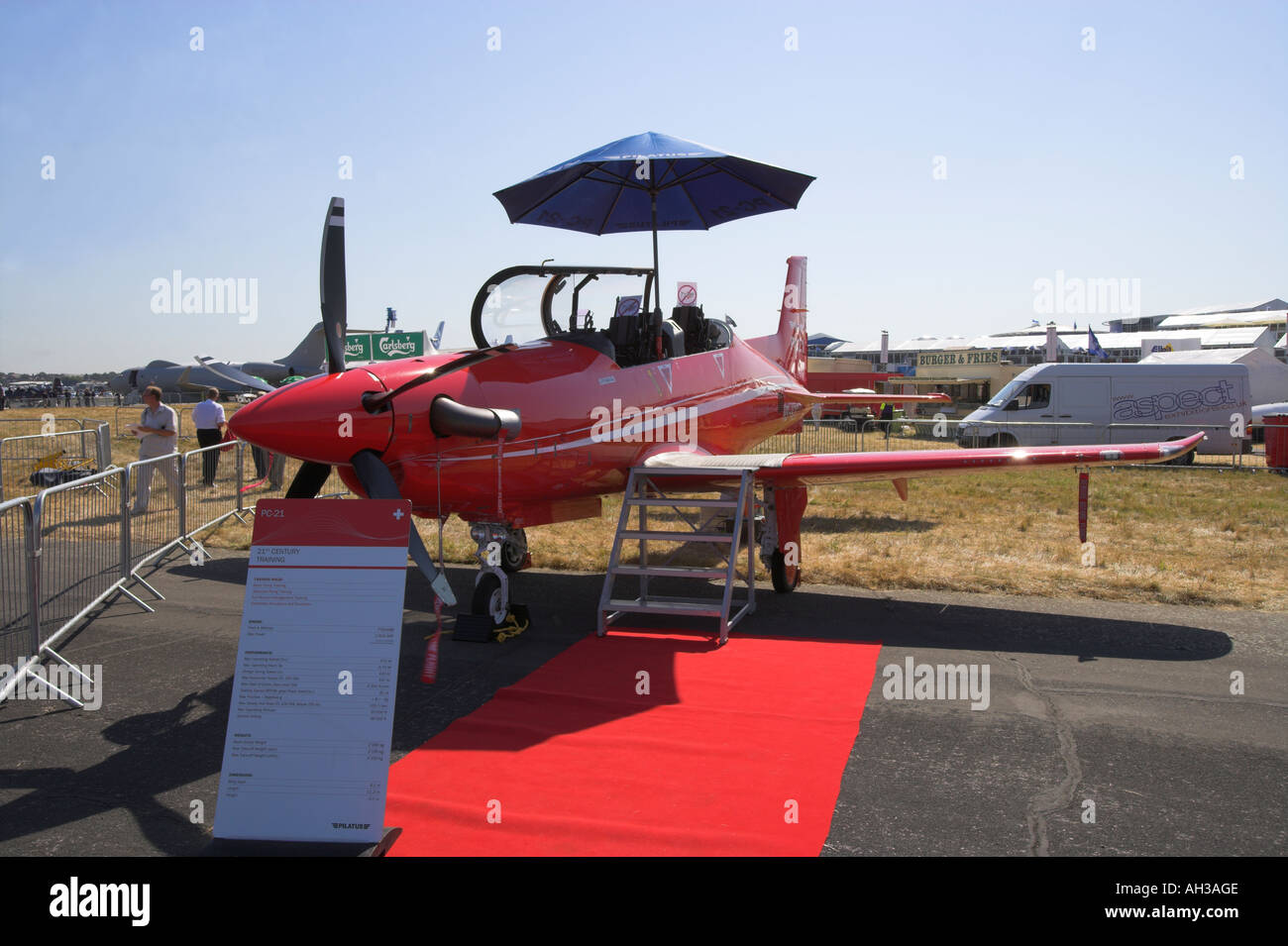 Avion d'entraînement Pilatus PC-21 de port Photo Stock - Alamy