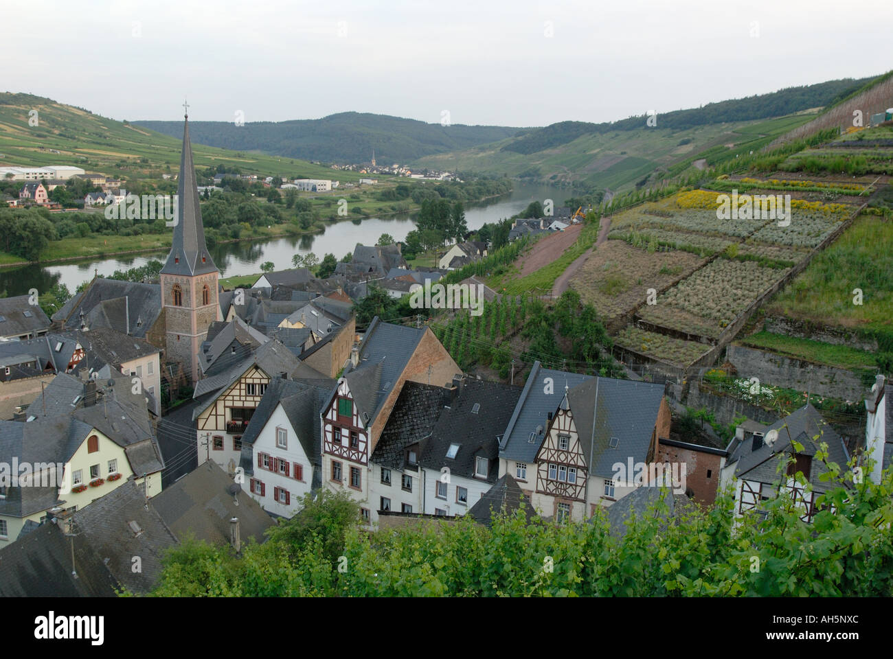 La petite ville de Wittlich (Urzig) dans l'ouest de l'Allemagne, près ...