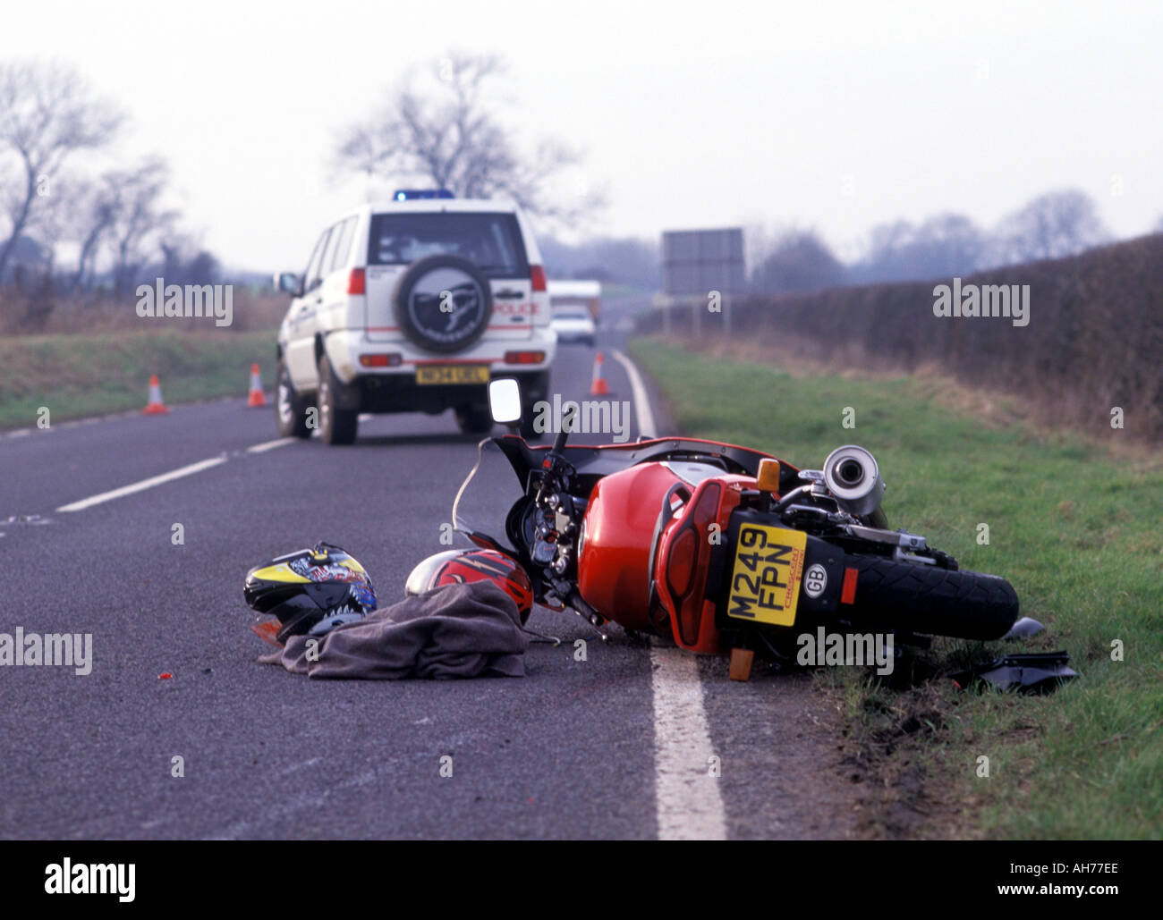 Motorcycle accident scene Banque de photographies et d’images à haute ...