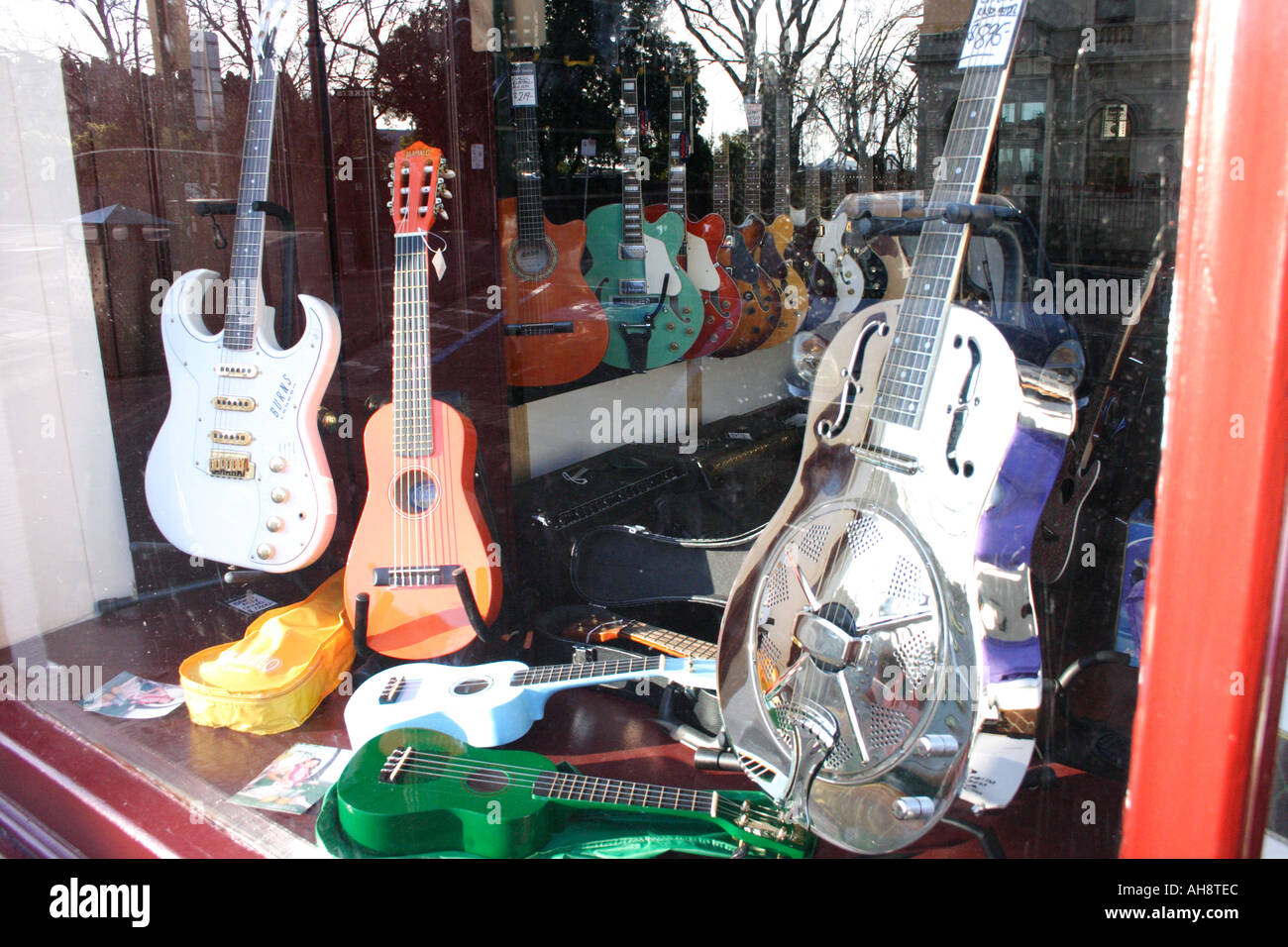 Dobro de guitare en acier Banque de photographies et d’images à haute ...
