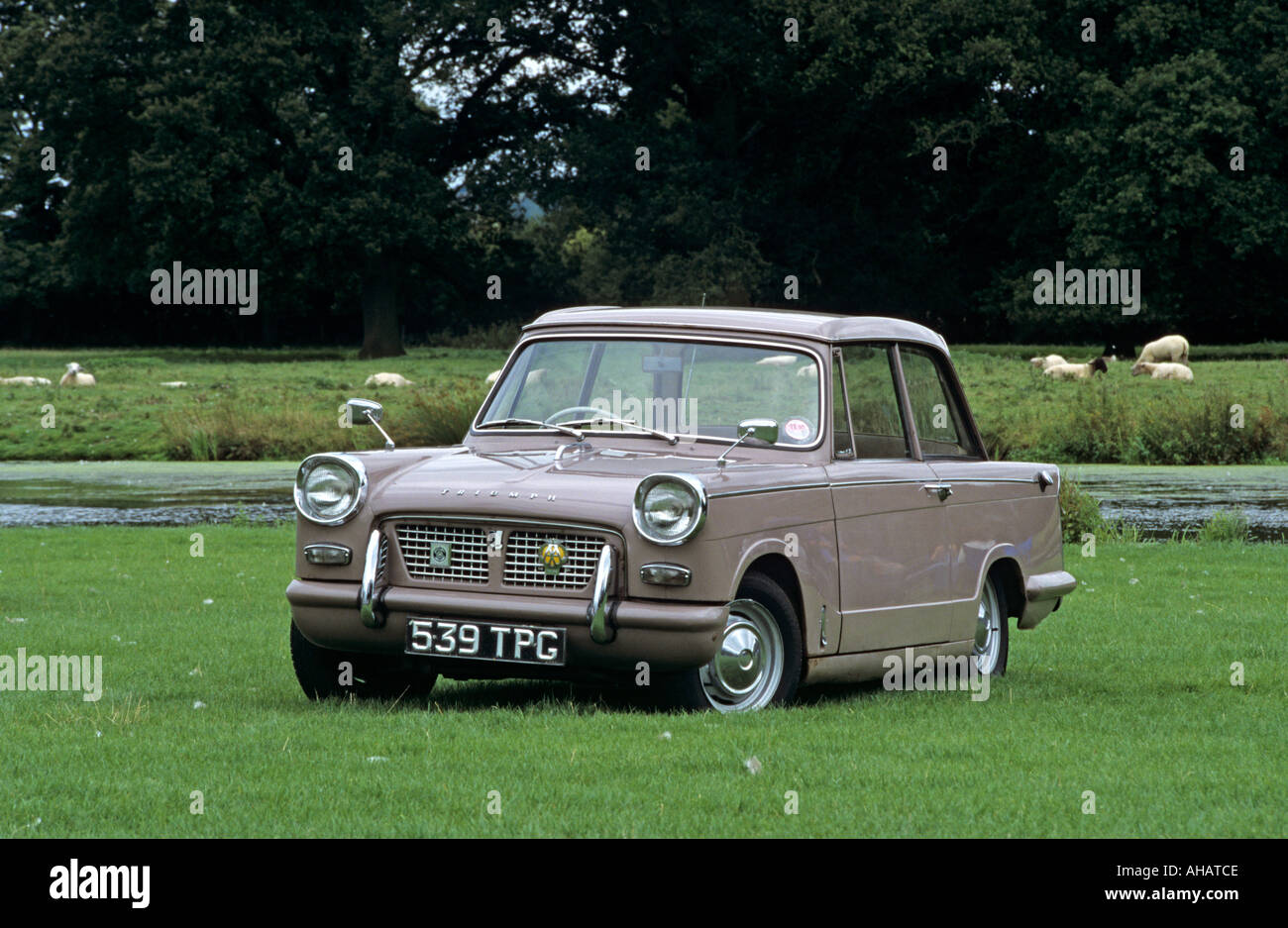 Triumph herald 1960s Banque de photographies et d’images à haute ...