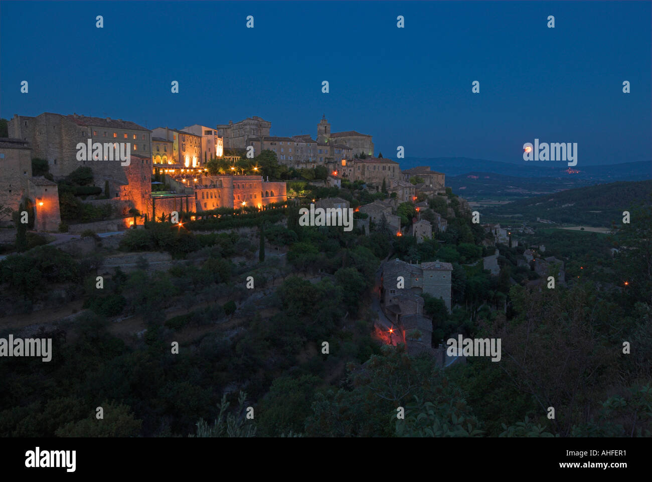 Gordes france provence night Banque de photographies et d’images à ...