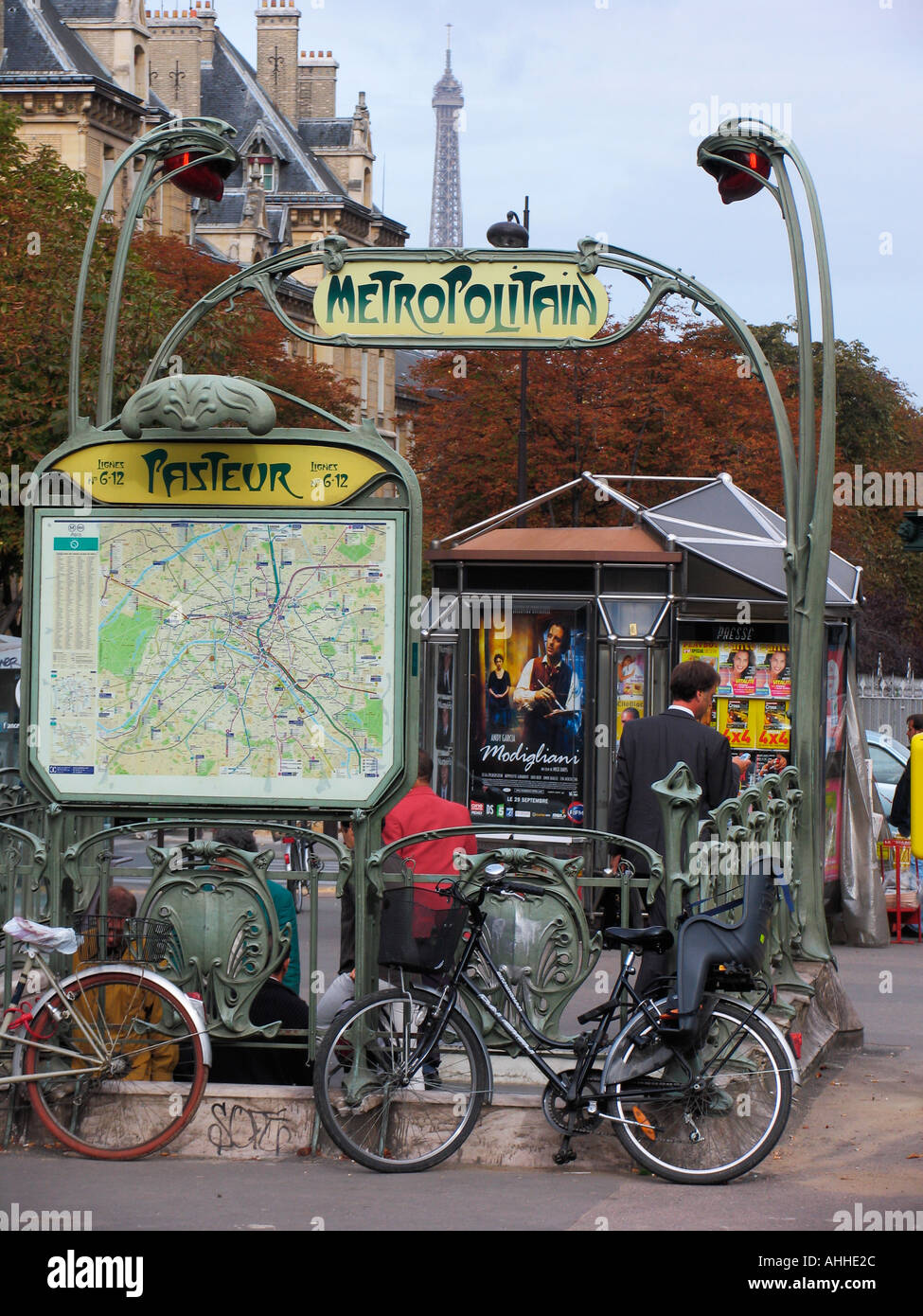 Station metro edgar quinet Banque de photographies et d’images à haute ...