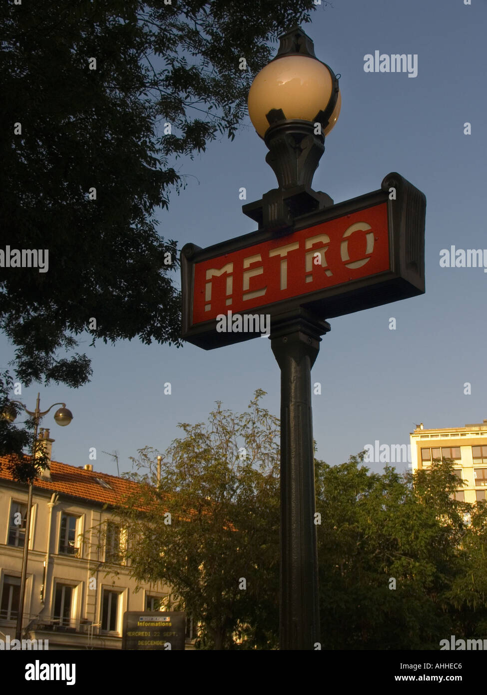 Station metro edgar quinet Banque de photographies et d’images à haute ...