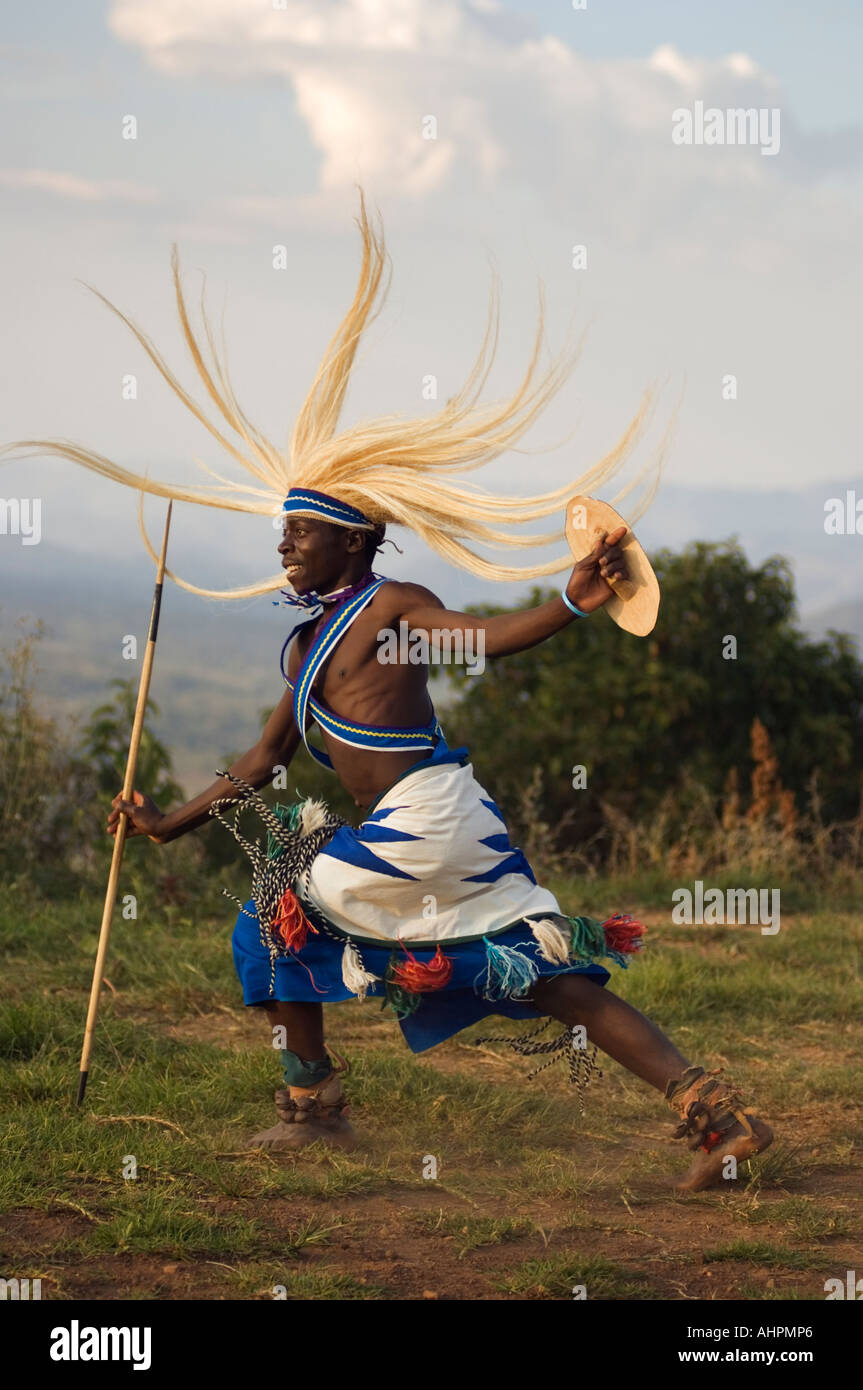 Intore dancer Banque d'image et photos - Alamy