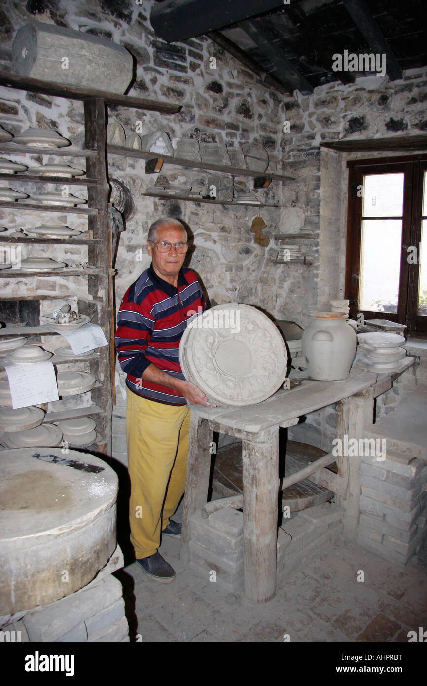 Castelli pottery Banque de photographies et d’images à haute résolution ...