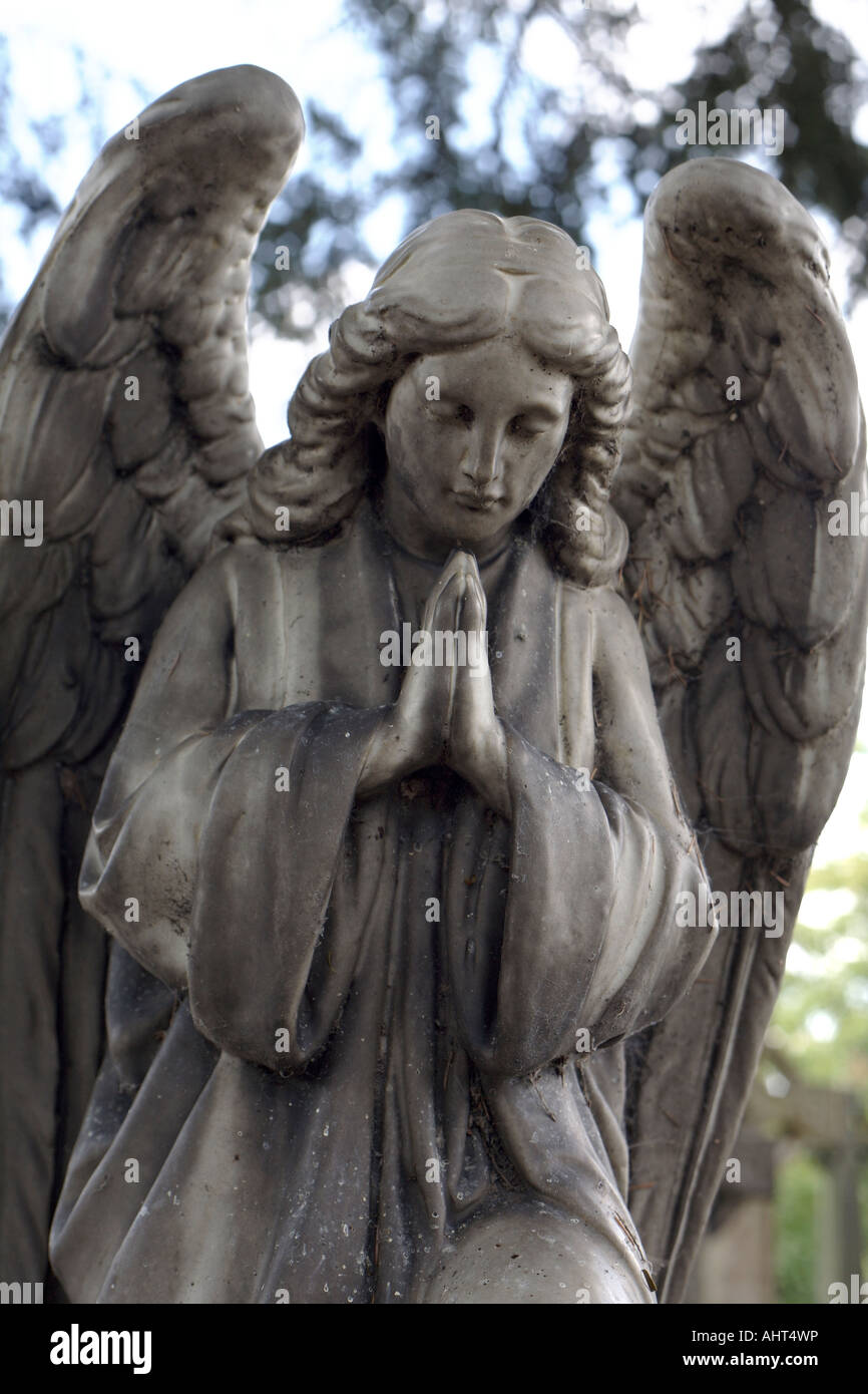 Praying angel Banque de photographies et d’images à haute résolution ...