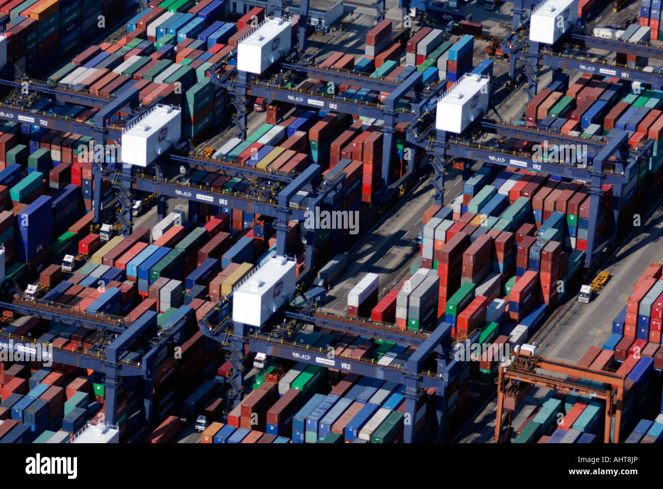 Shipping container terminal Banque de photographies et d’images à haute ...