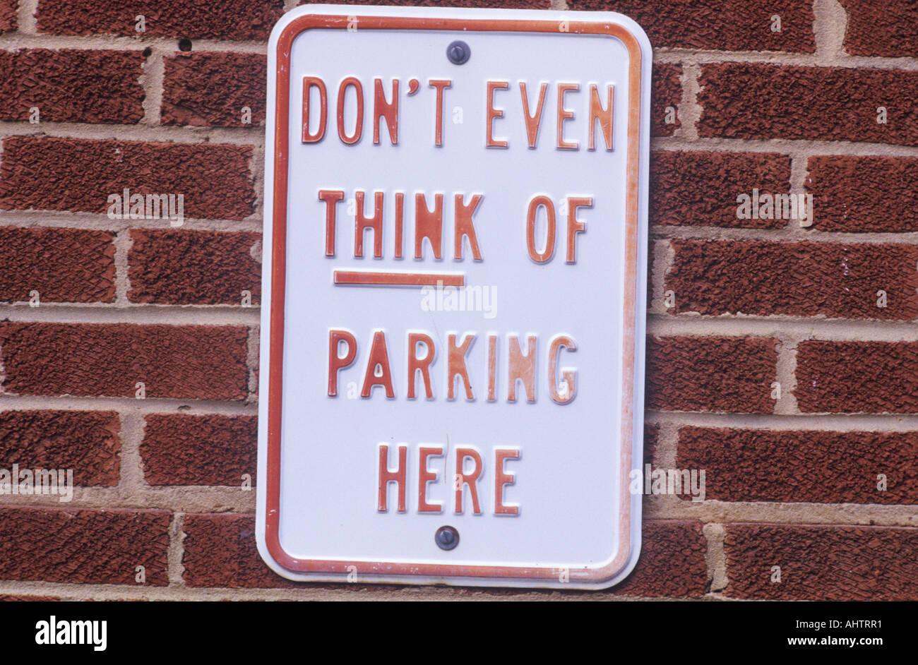Humorous no parking sign Banque de photographies et d’images à haute ...
