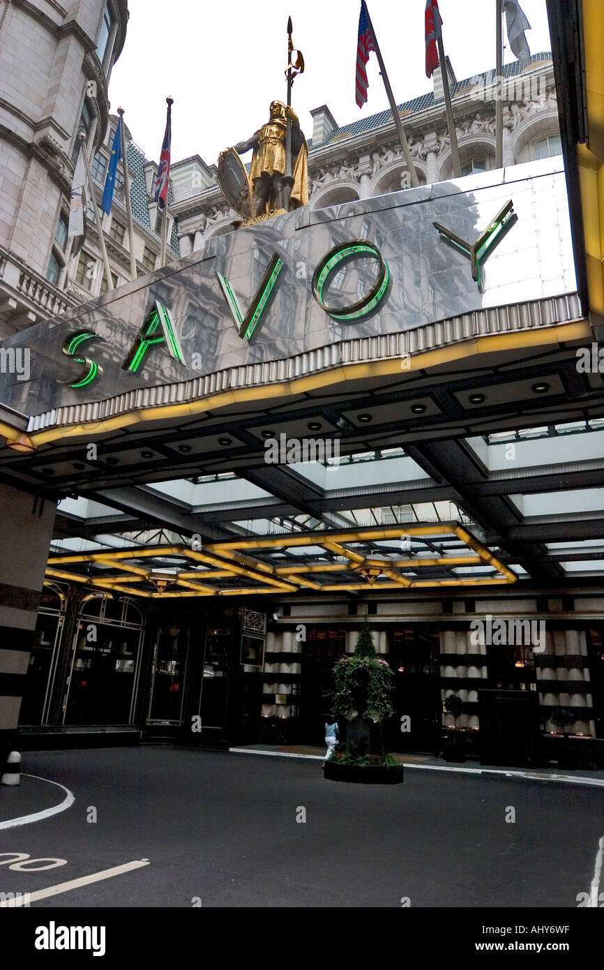 The savoy hotel london Banque de photographies et d’images à haute ...