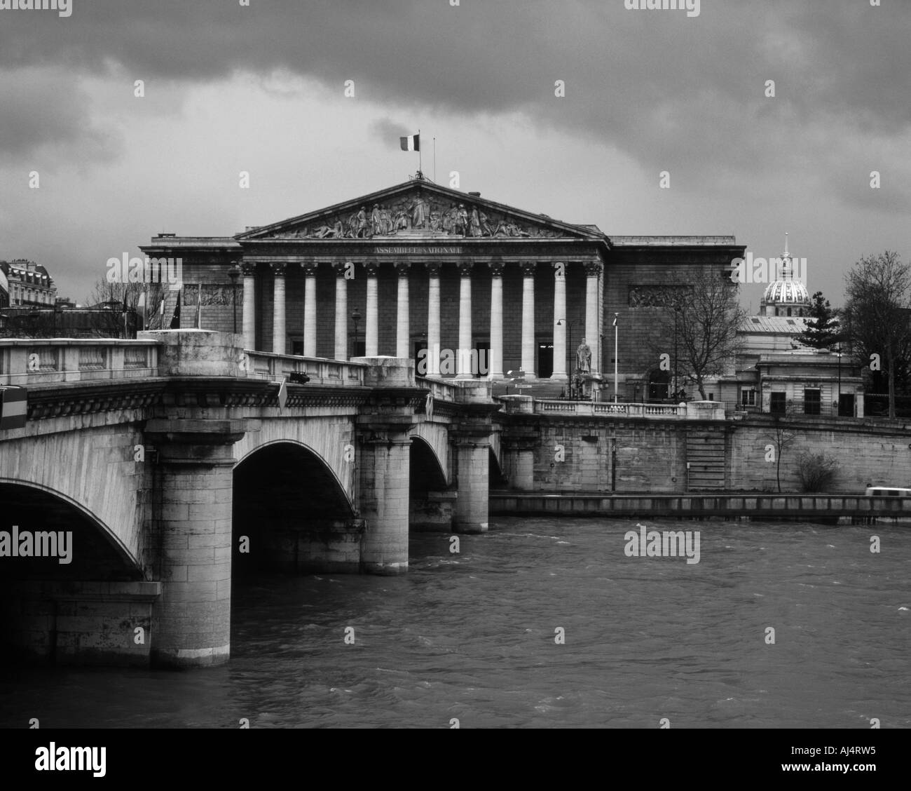 Palais bourbon historique Banque d'images noir et blanc - Alamy