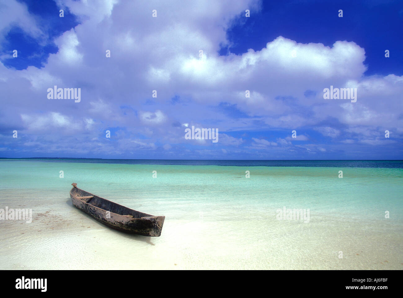 Pirogue art Banque de photographies et d’images à haute résolution - Alamy