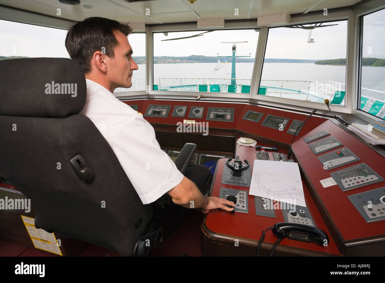Timonerie de navires Banque de photographies et d’images à haute ...