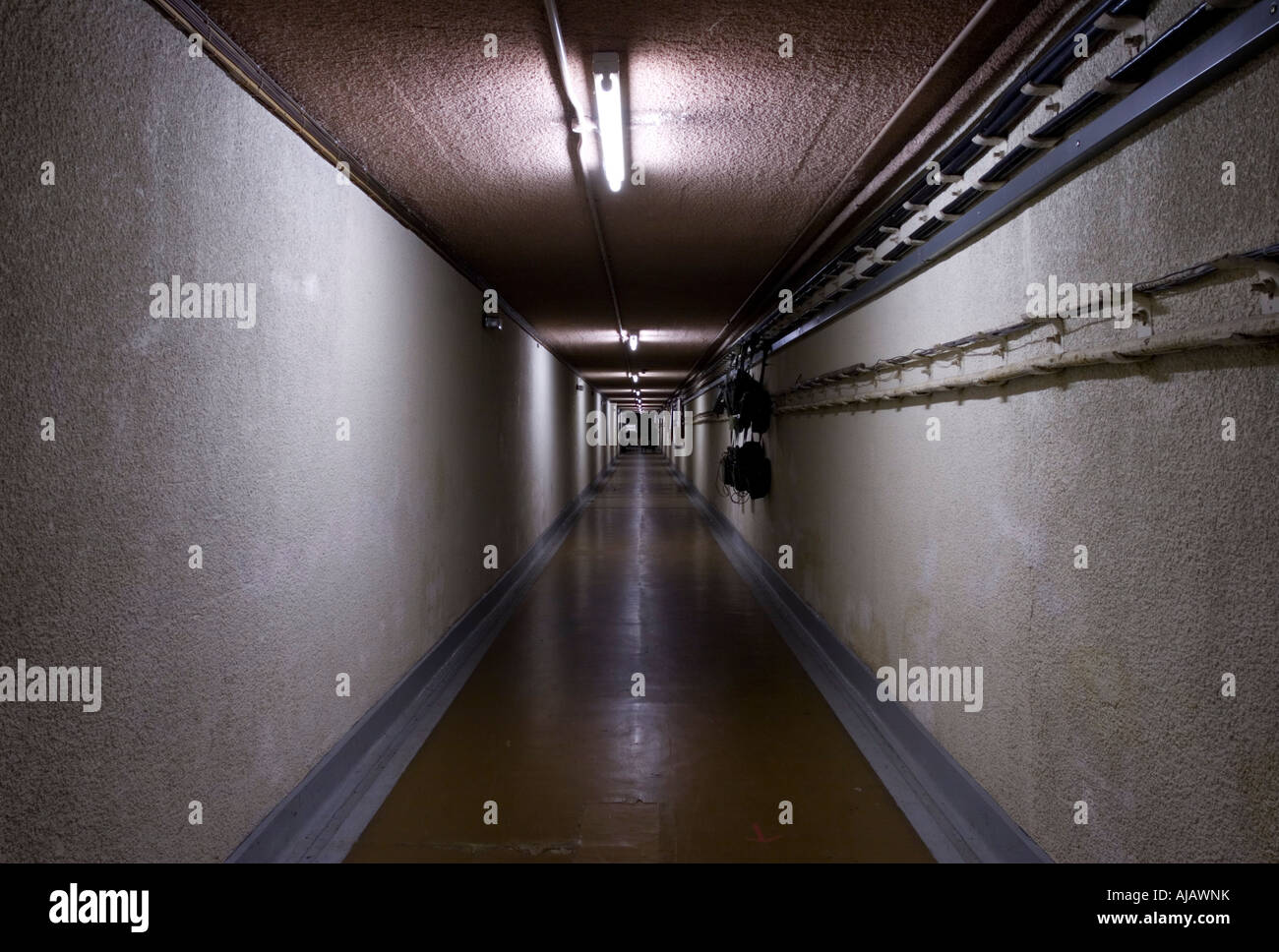 Le tunnel de la guerre froide Banque de photographies et d’images à ...