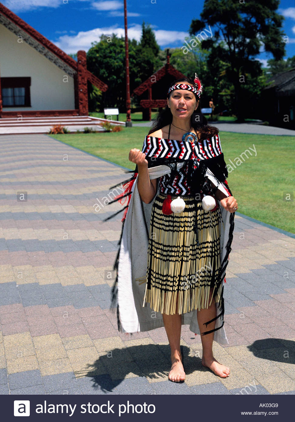 Traditional Maori Clothes Photos & Traditional Maori Clothes Images - Alamy
