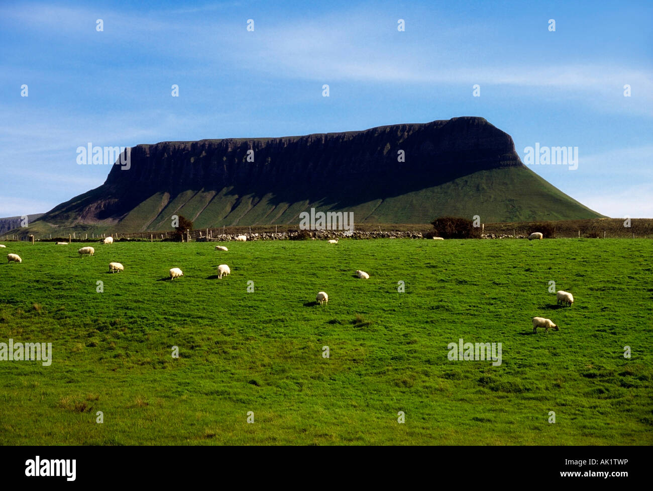 Bulben yeats pays Banque de photographies et d’images à haute résolution - Alamy
