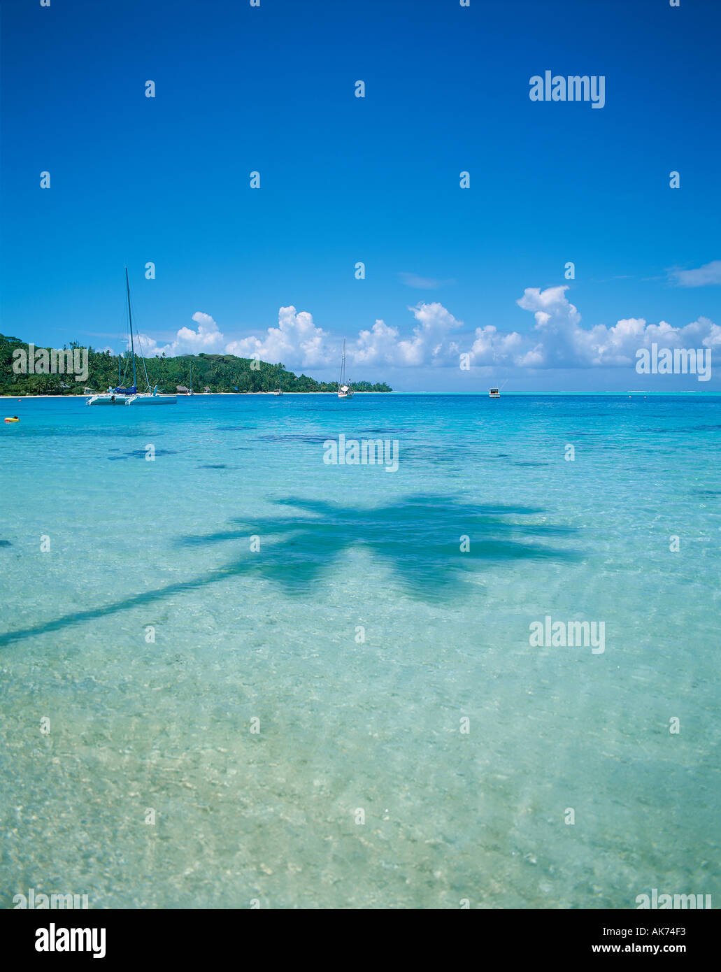 Plage de matira Banque de photographies et d’images à haute résolution ...