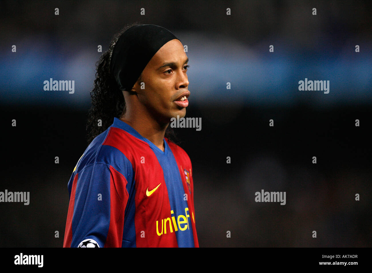 Du FC Barcelone Ronaldinho, du Brésil au cours d'un match de football ...