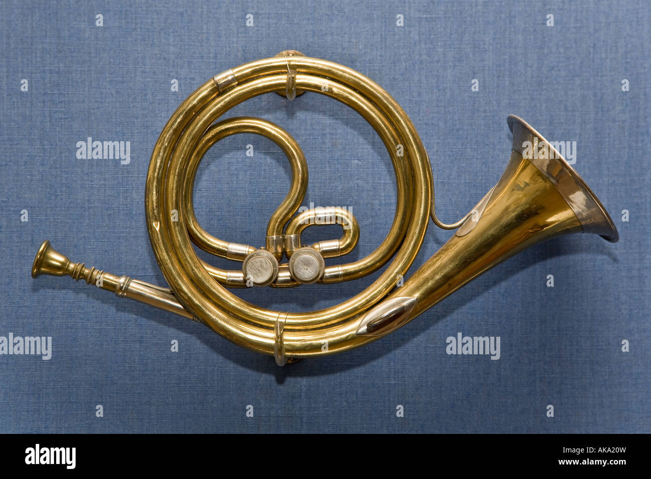 Corne de clairon Banque de photographies et d’images à haute résolution ...