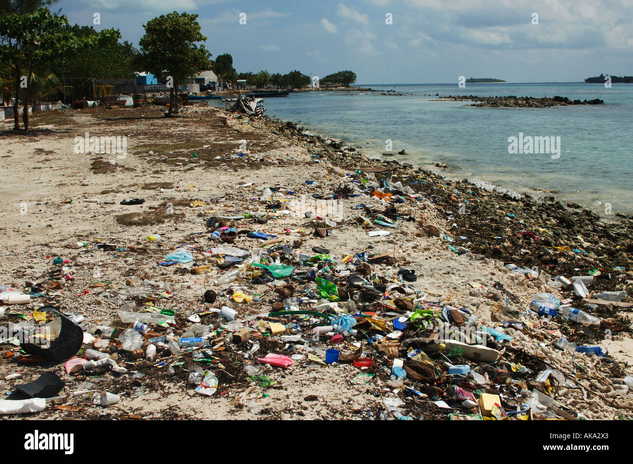 Pollution sur la plage Banque de photographies et d’images à haute ...