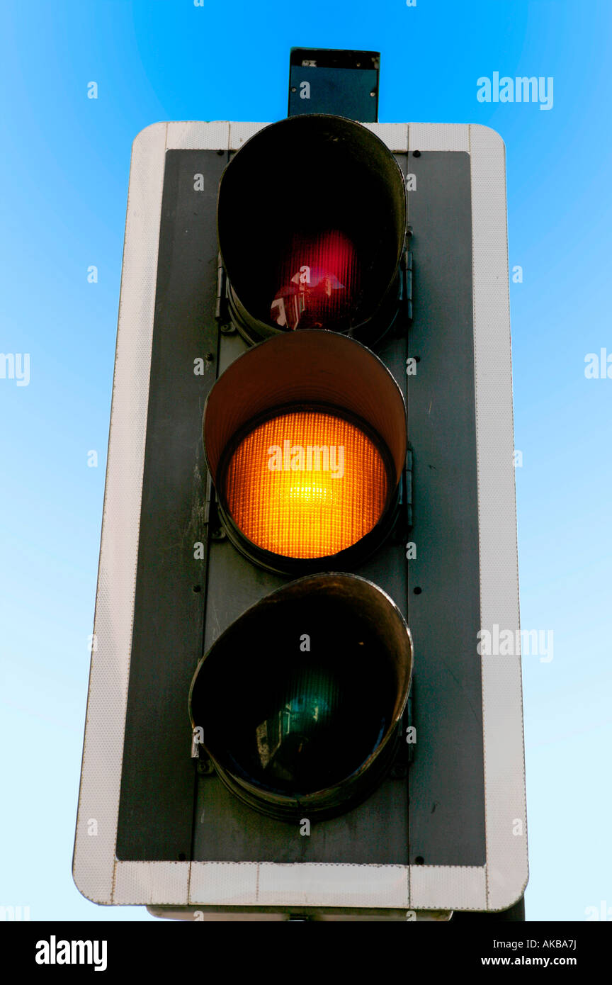 Feu de signalisation orange Banque de photographies et d’images à haute ...