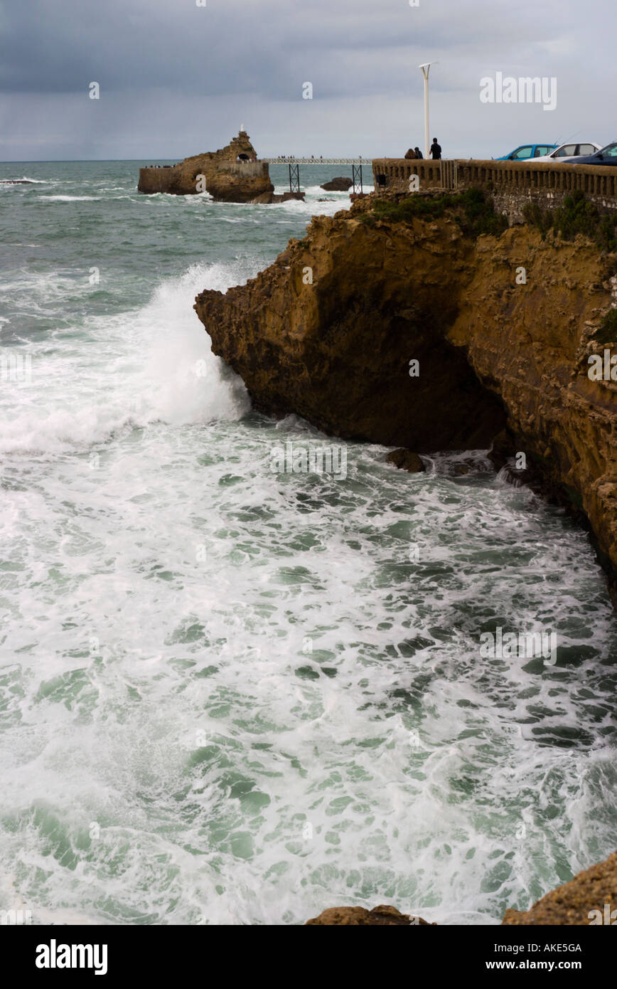 Le rocher de la vierge biarritz Banque de photographies et d’images à haute résolution - Alamy