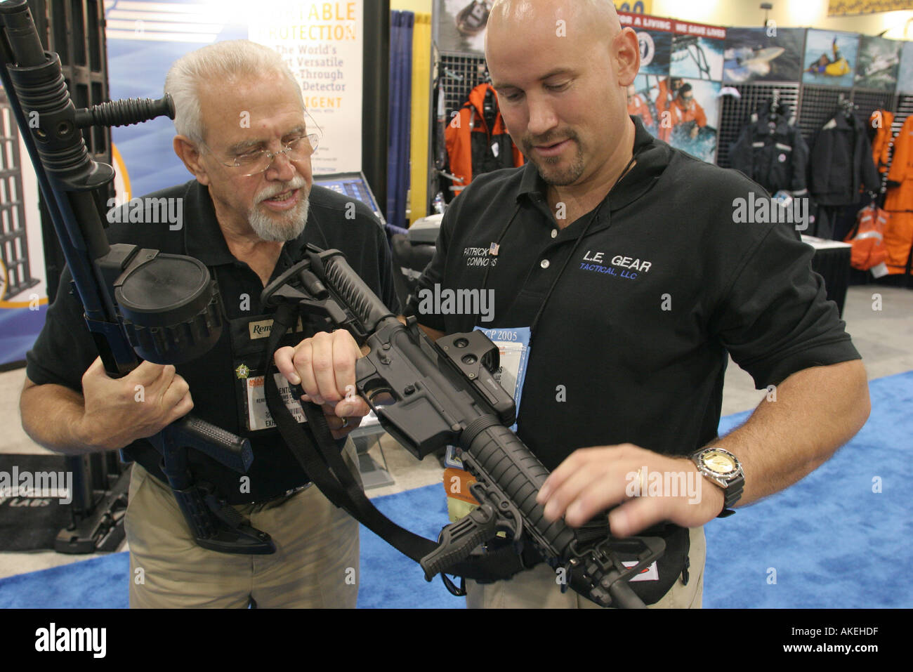 Armes tactiques Banque de photographies et d’images à haute résolution ...