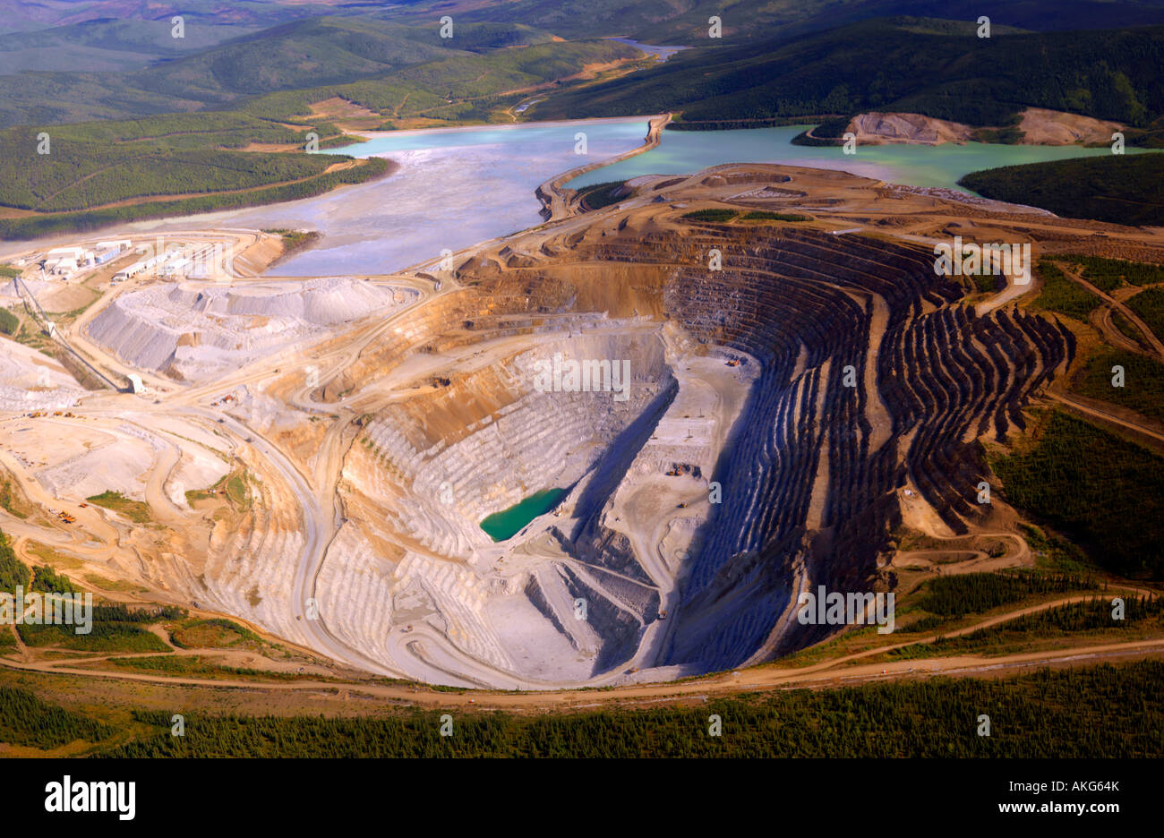 La mine à ciel ouvert d'extraction de l'or de Fort Knox Gold Mine juste ...