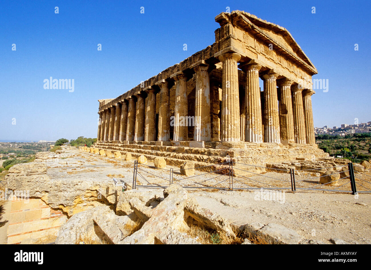 Le temple grec le mieux conservé au monde Banque de photographies et d ...