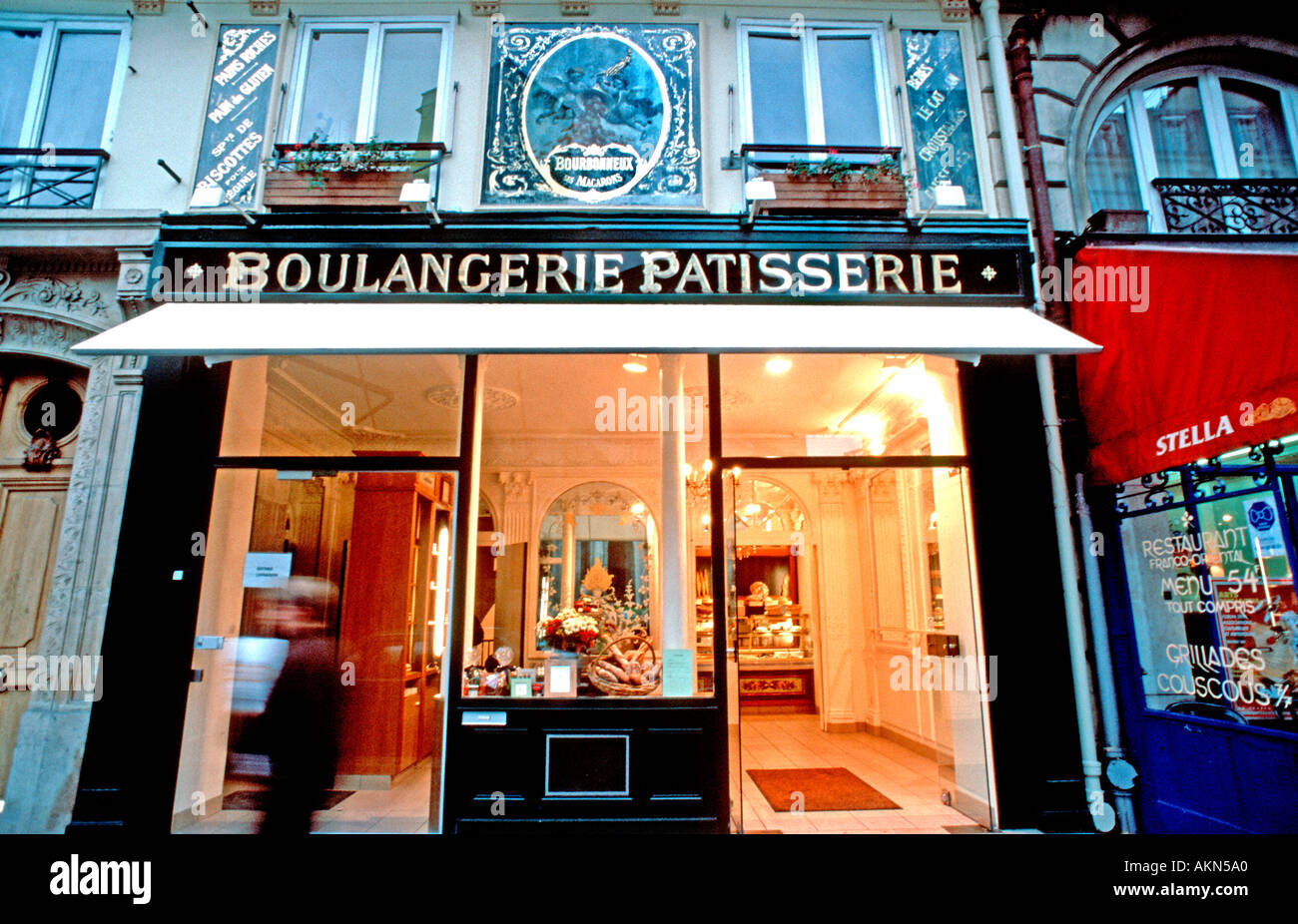 Paris france boulangerie patisserie exterior Banque de photographies et ...
