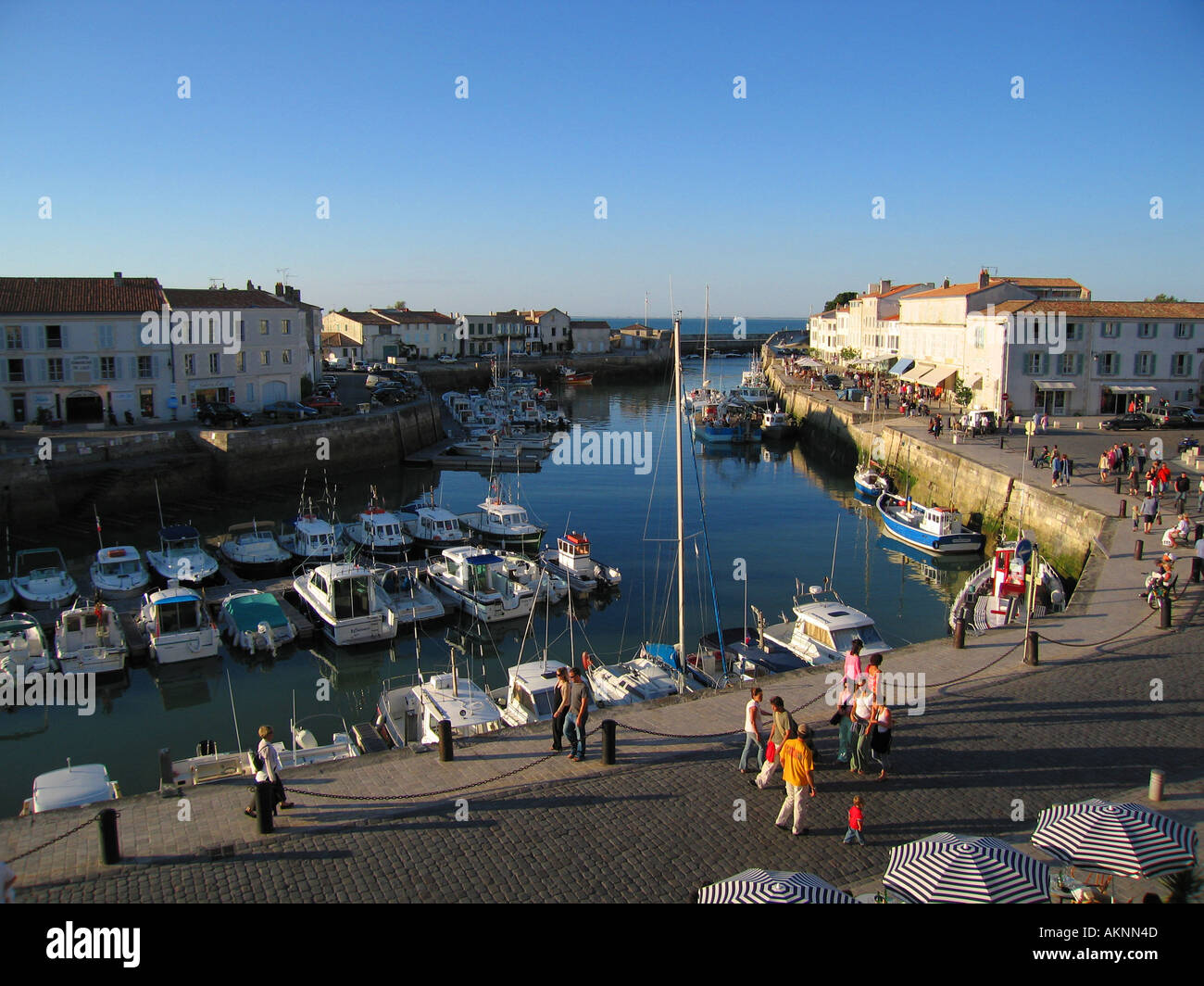 Harbour ile de re st martin de re boats Banque de photographies et d ...