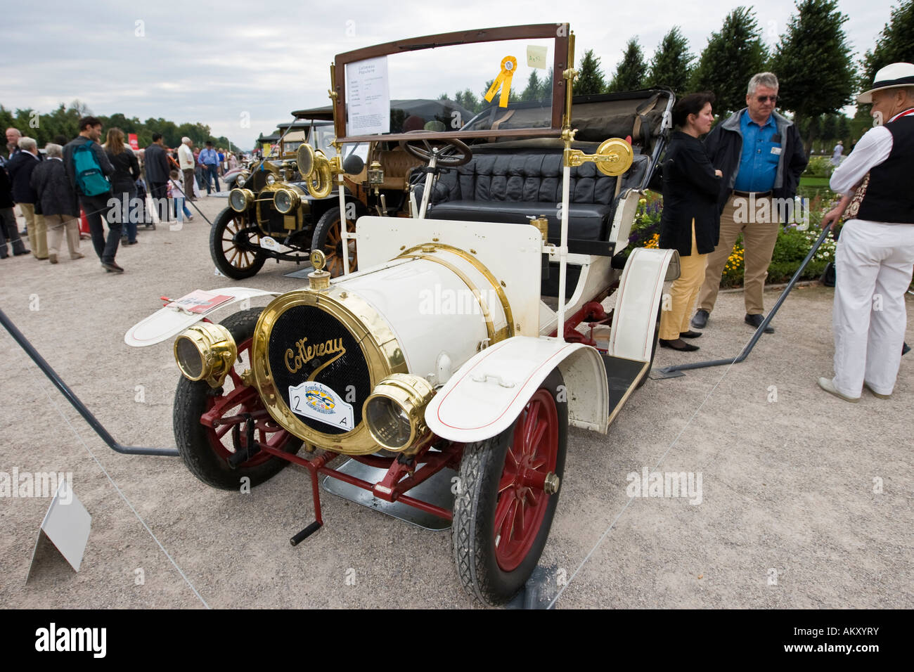 Cottereau voiture ancienne Banque de photographies et d’images à haute ...
