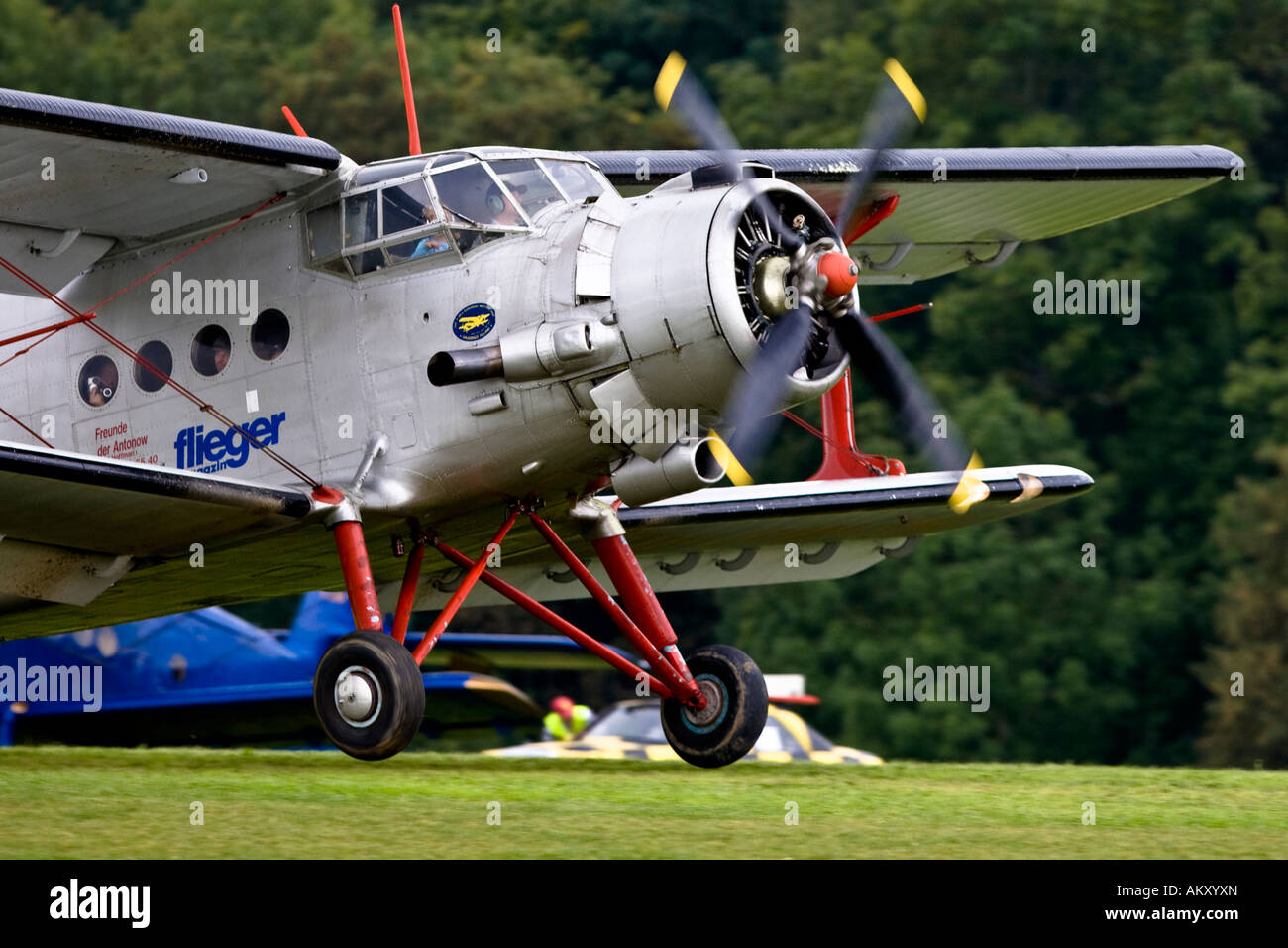Antonov single engine an 2 Banque de photographies et d’images à haute ...