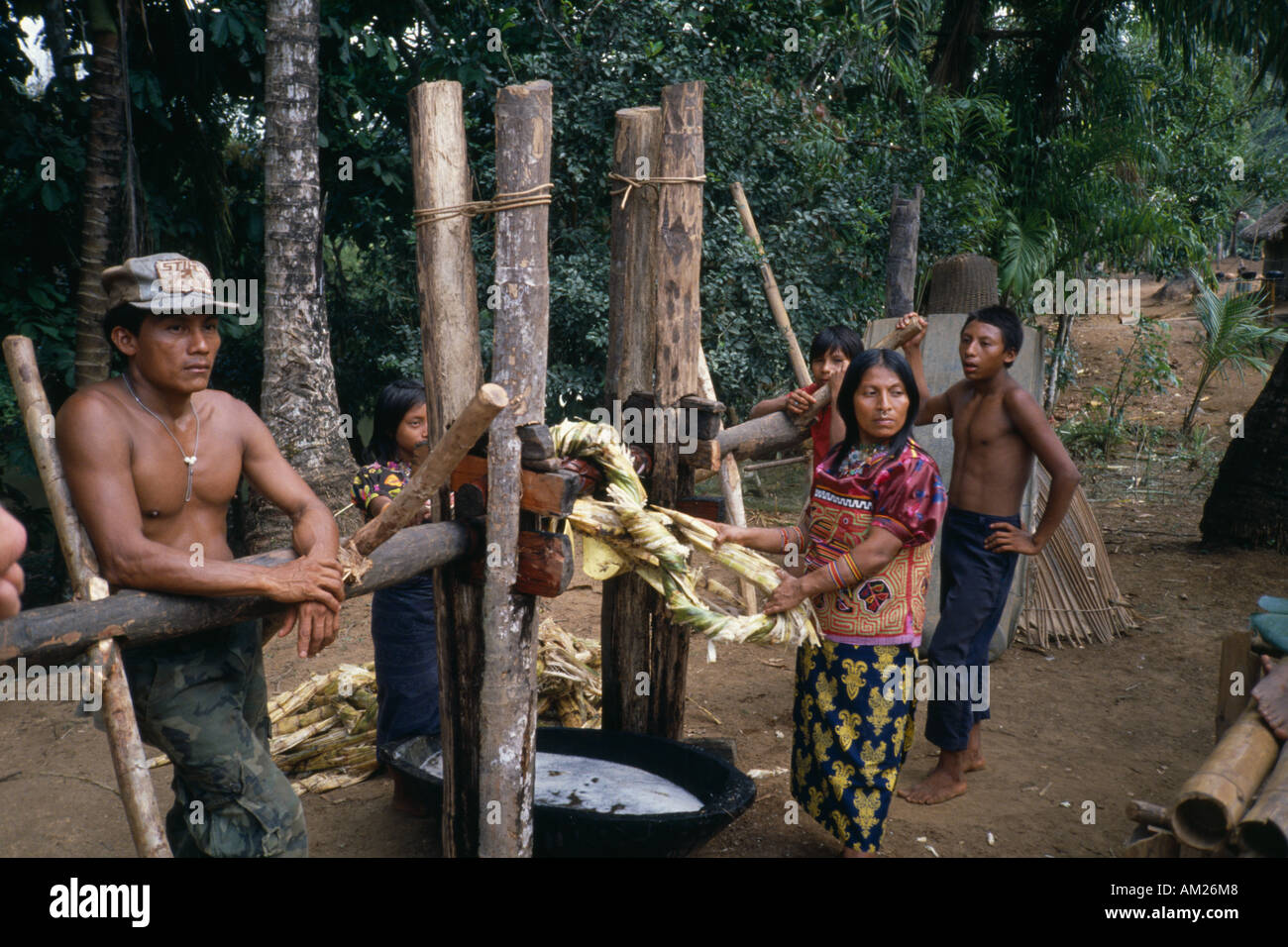 Embera choco Banque de photographies et d’images à haute résolution - Alamy