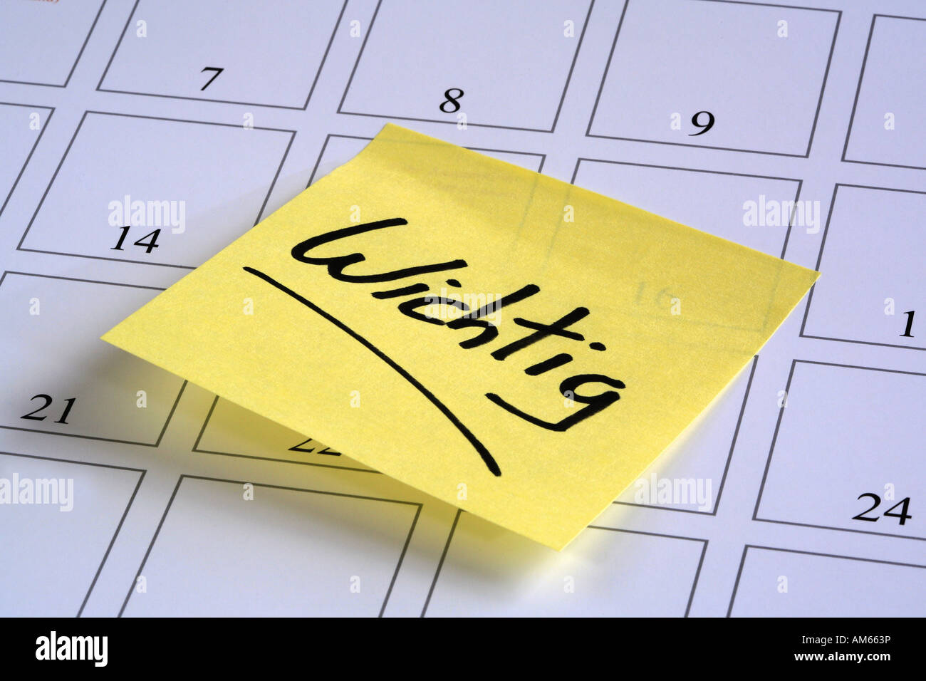 Writing a post it note Banque de photographies et d’images à haute ...