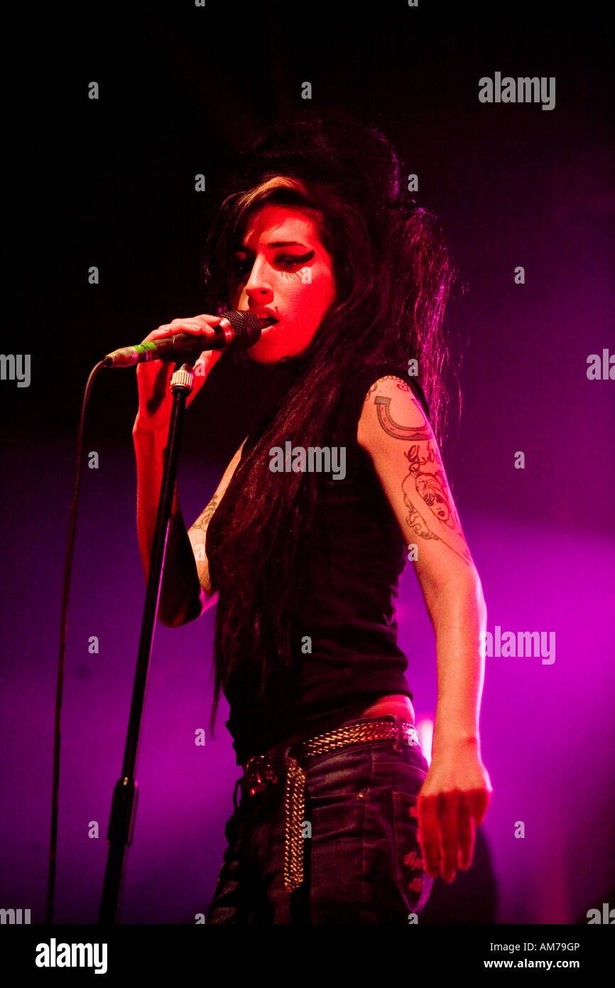 Amy chanteuse Banque de photographies et d’images à haute résolution ...