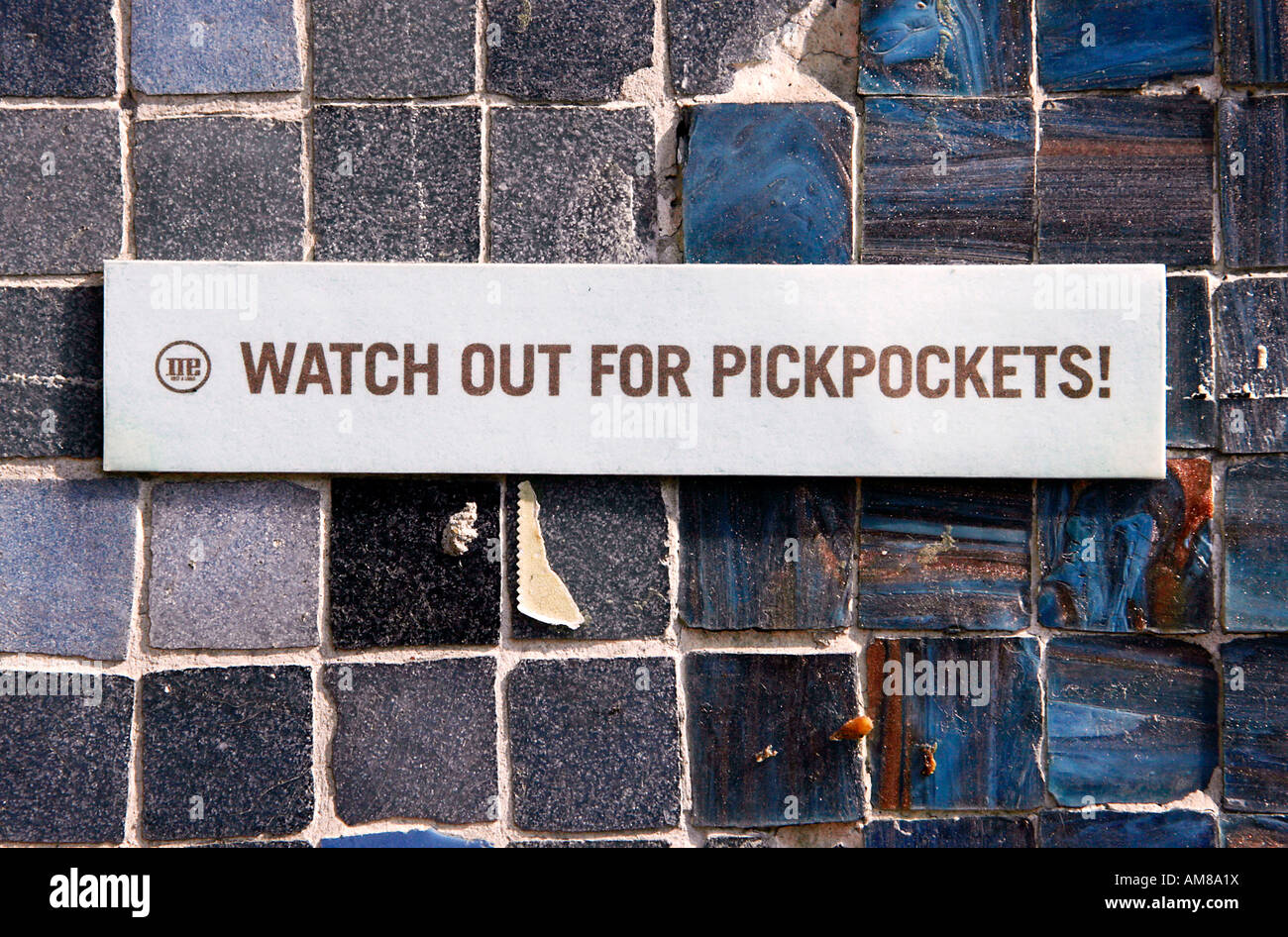 Warning sign pickpockets Banque de photographies et d’images à haute ...