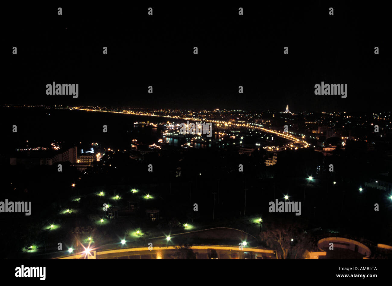 Alger monument nuit Banque de photographies et d’images à haute ...