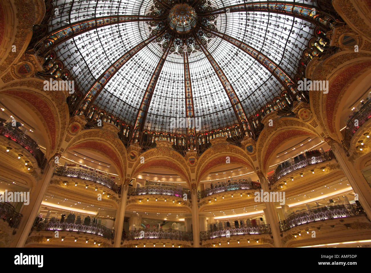 Ceiling galeries lafayette paris france Banque de photographies et d ...