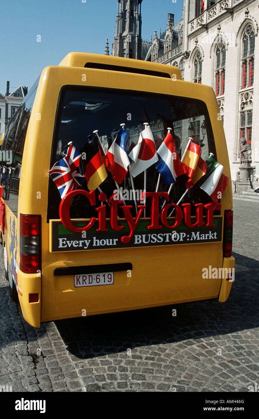 Bus touristique de bruges Banque de photographies et d’images à haute ...