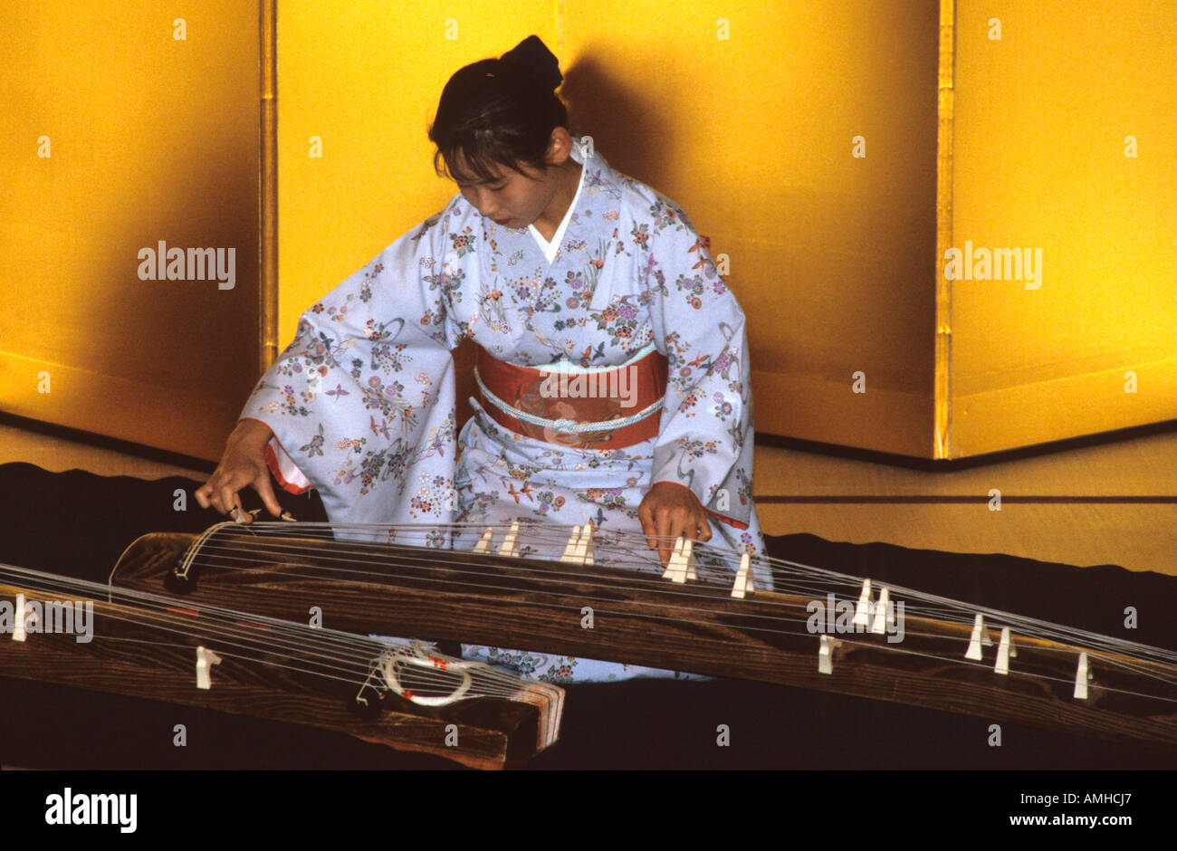 Japon koto Banque de photographies et d’images à haute résolution - Alamy