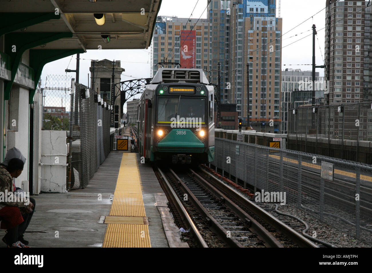 La ligne verte du métro MBTA à Science Park Station Boston MA USA Photo ...