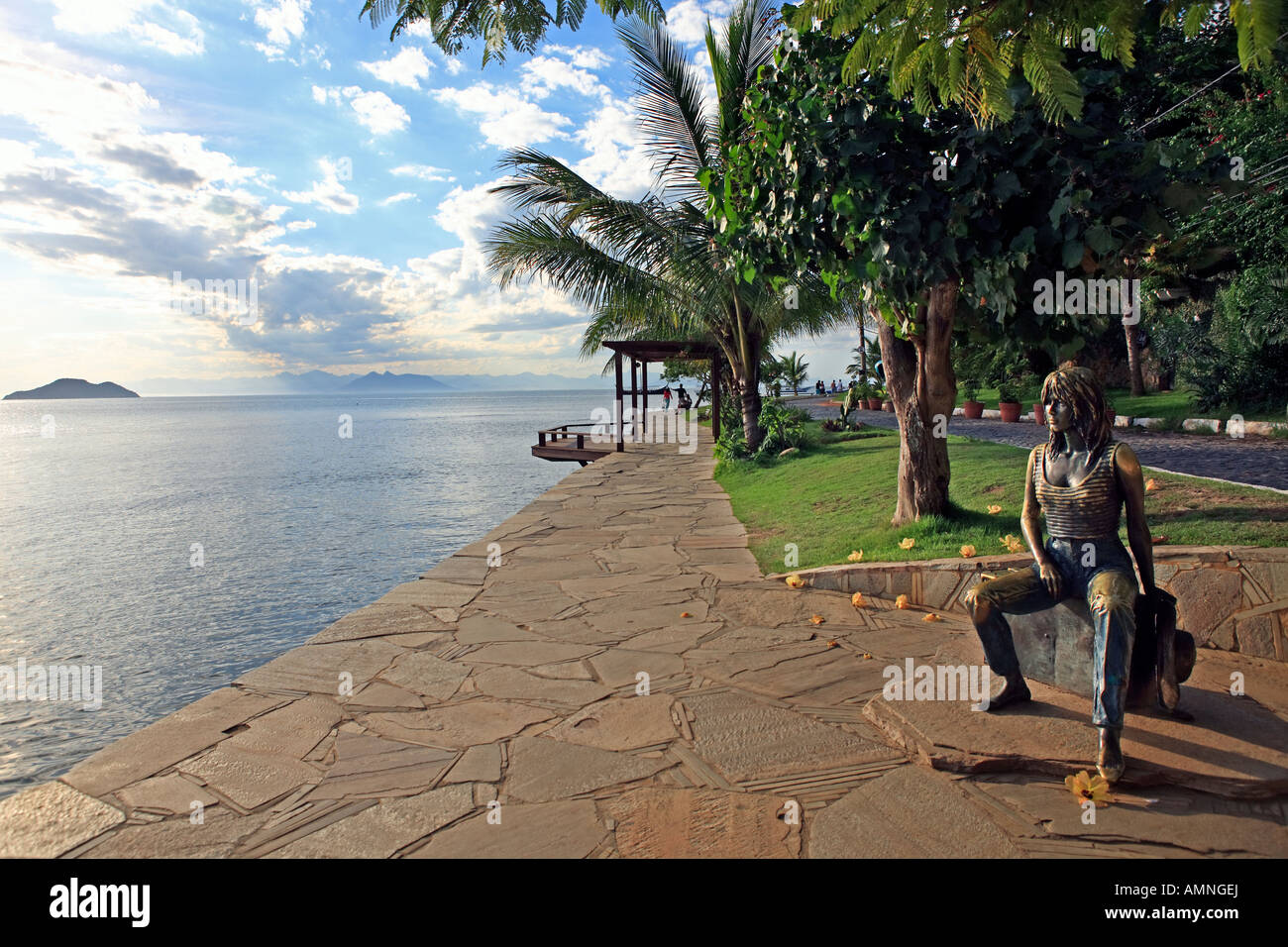 Statue de Brigitte Bardot dans la belle ville de typiquement brésilien ...