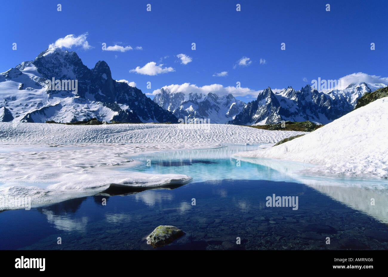 Les aiguilles de chamonix Banque de photographies et d’images à haute ...